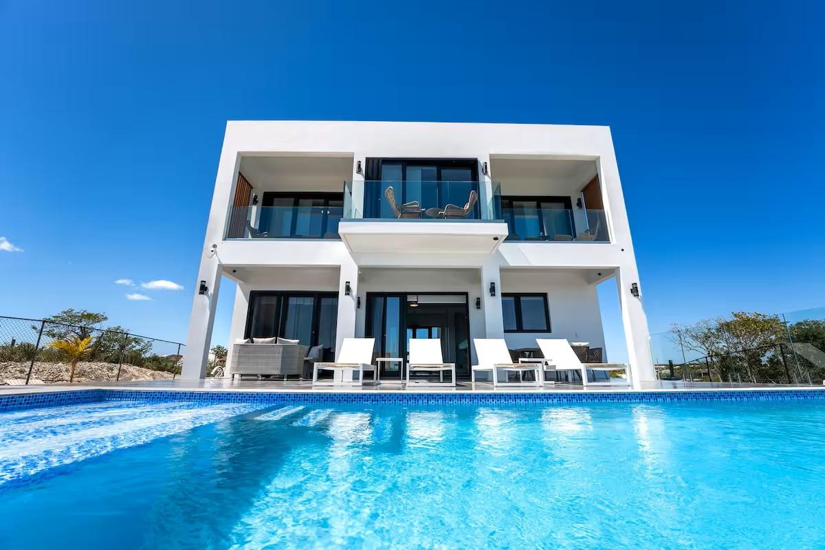 High Point Villa | Airdomo